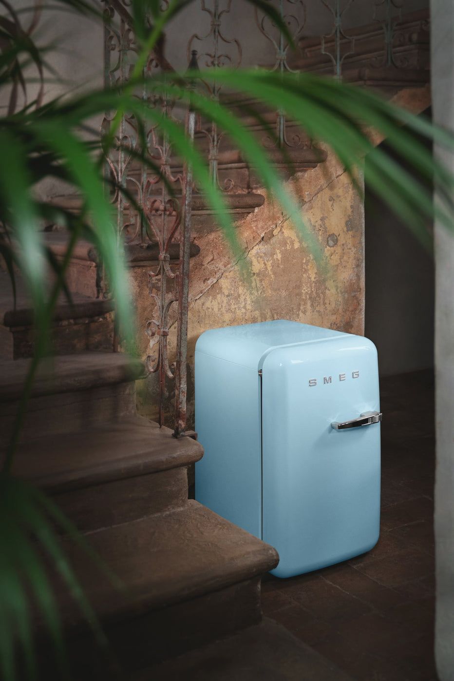 Vintage Style Refrigerator FAB5 Pastel Blue | LIFE with smeg | SMEG 日本 ...