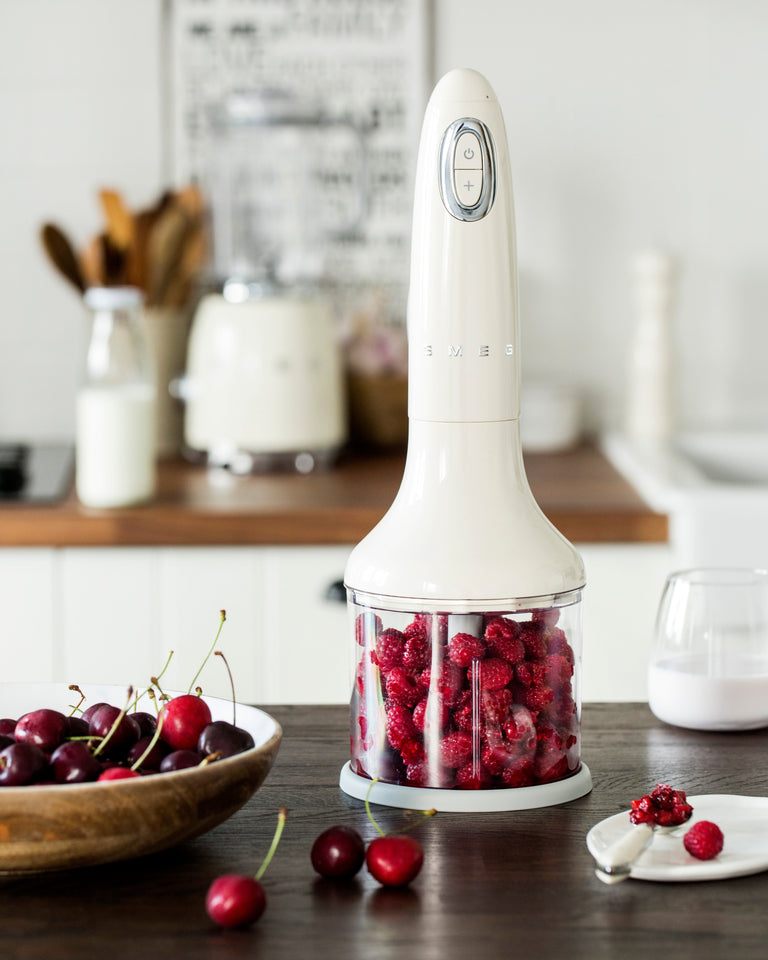 Use Image Hand Blender Cream | LIFE with smeg | SMEG 日本輸入総代理店公式サイト ...